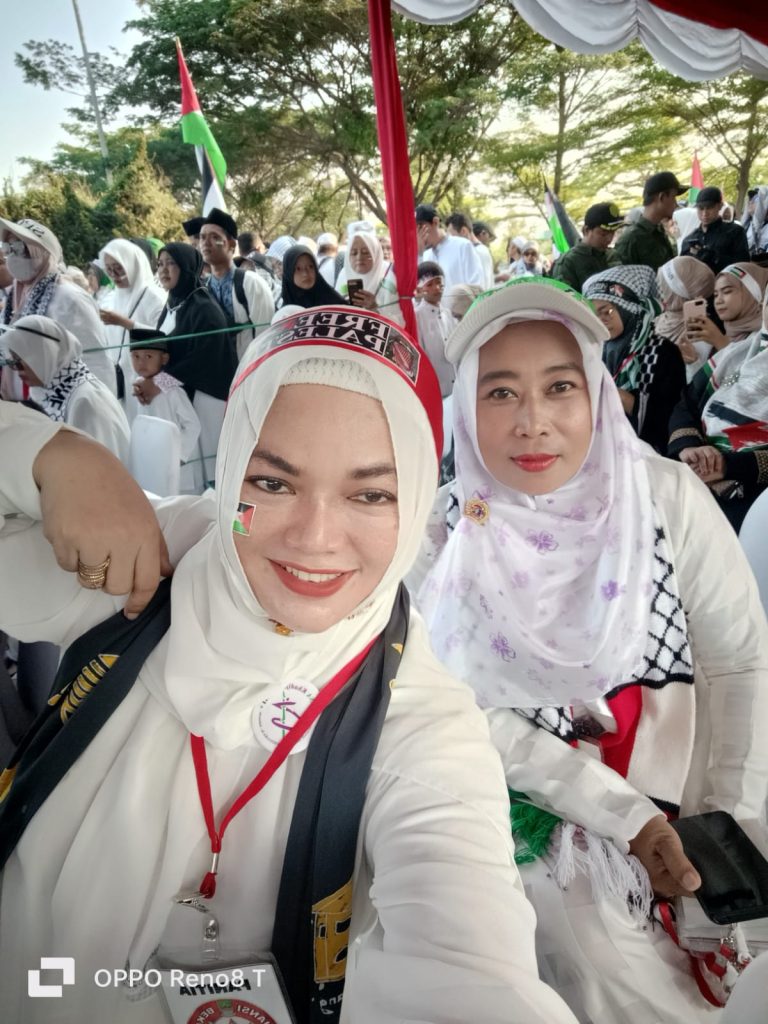 Wanita Cantik Sri Sugiarti Mengaku Bangga Menjadi Panitia Logistik di ...